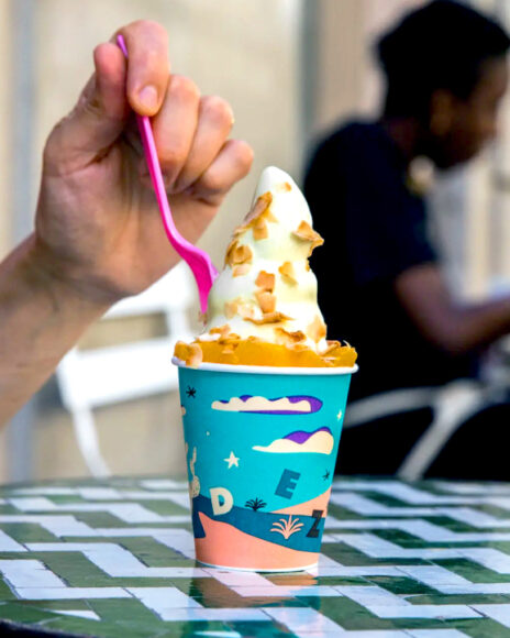 Dez – Paperwhite Studio