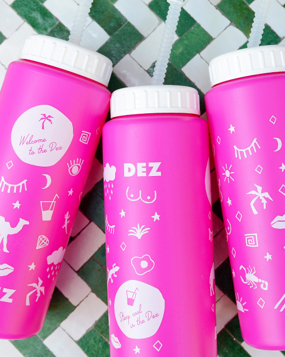 Dez – Paperwhite Studio