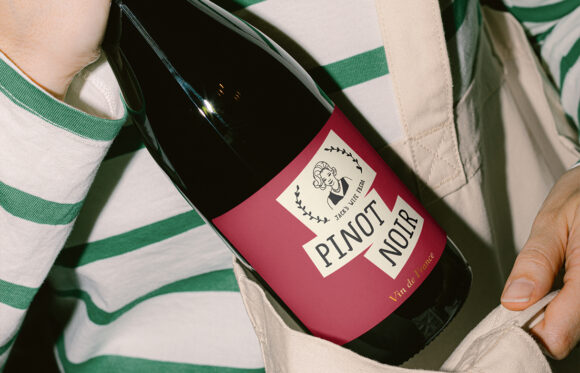 Dez – Paperwhite Studio